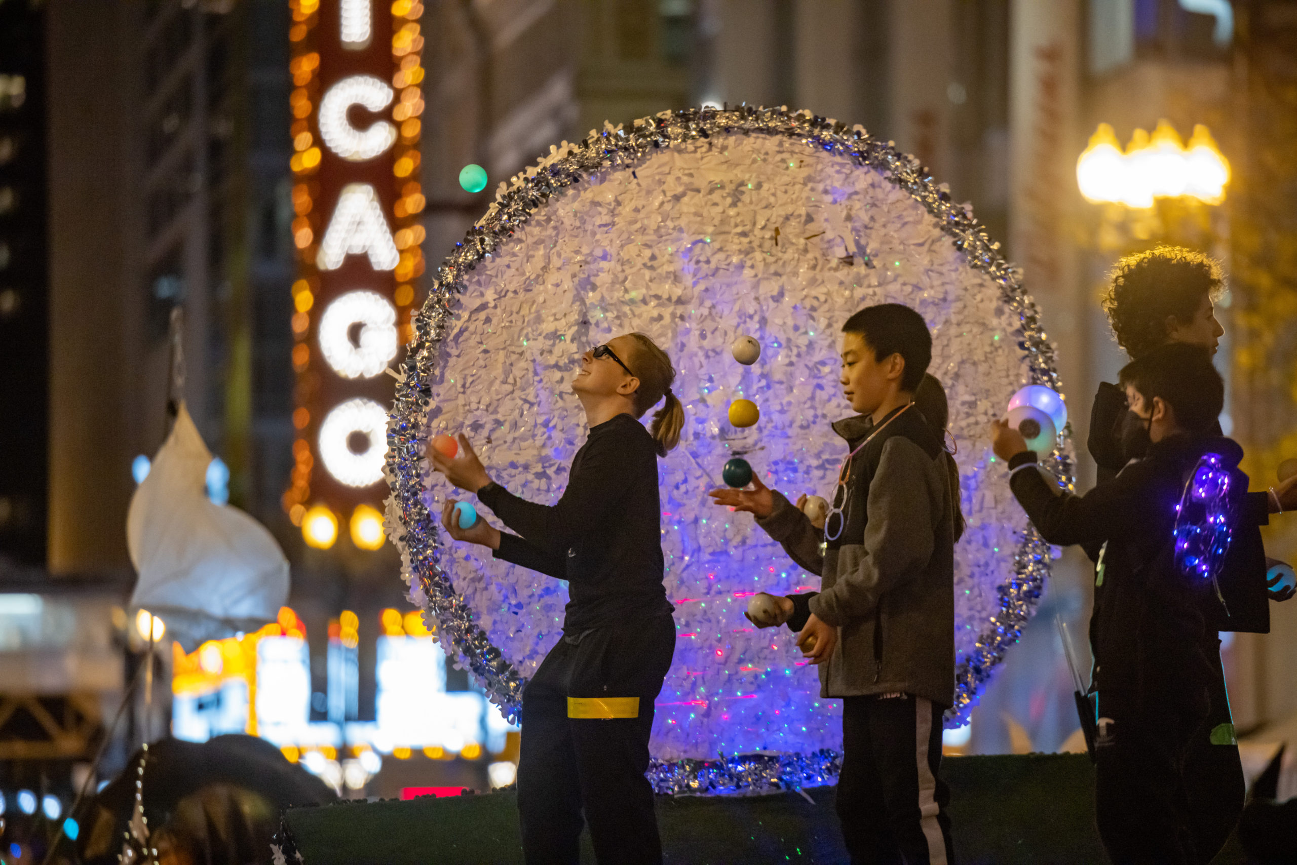 Circesteem float jugglers – LUMA8